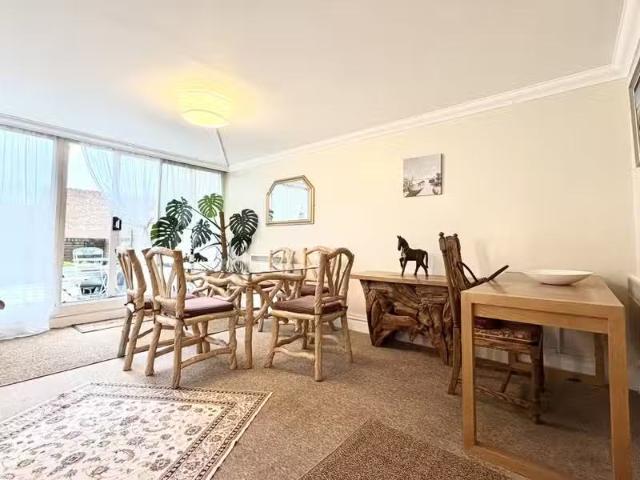 Deal! 2 BR High Kingsdown, BRISTOL