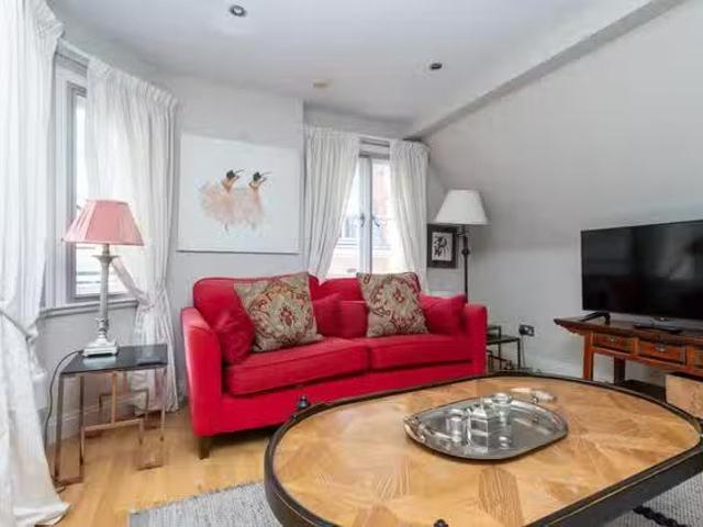Deal! 2 BR Kensington High Street