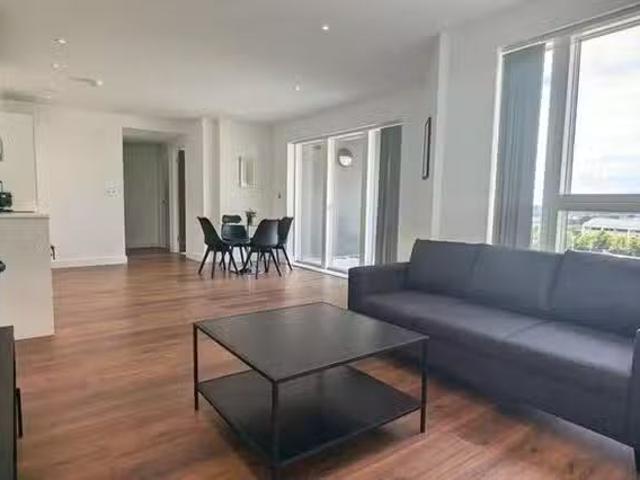Charming 2 BR Market Street