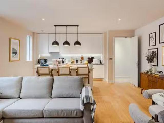 For Rent! 2 BR Northdown Street
