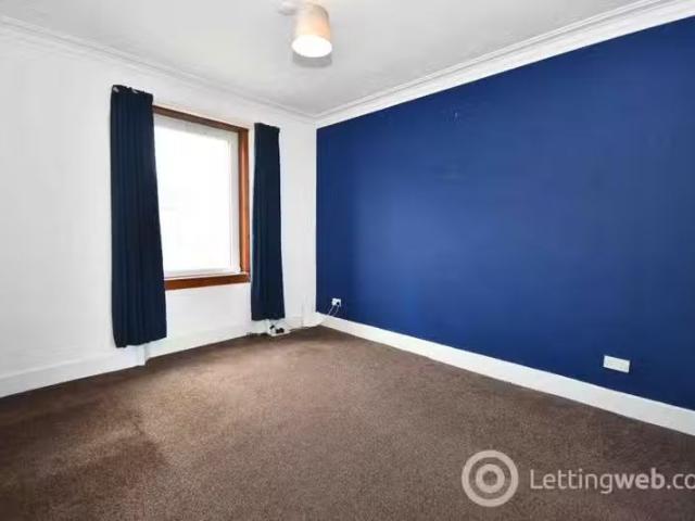 Cozy 2 BR Property to rent in Macinnes Place, Innes Street, In.
