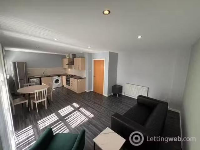 Just in! 2 BR Property to rent in Merkland Lane, City Centre.