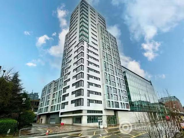 Cozy 2 BR Property to rent in Argyle Street, City Centre, Glas.