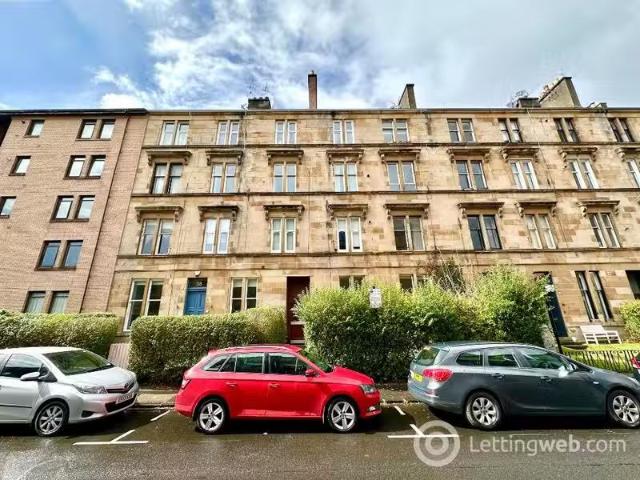 Deal! 2 BR Property to rent in Bank Street, Hillhead, Glasgow.