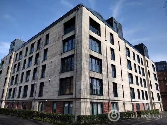 Just in! 2 BR Property to rent in Broomhill Avenue, Glasgow, G11