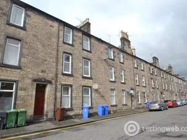 For Rent! 2 BR Property to rent in Bruce Street, Stirling Town.