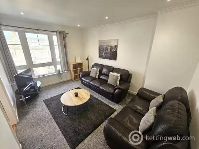Just in! 2 BR Property to rent in Charlotte Street, City Centr.
