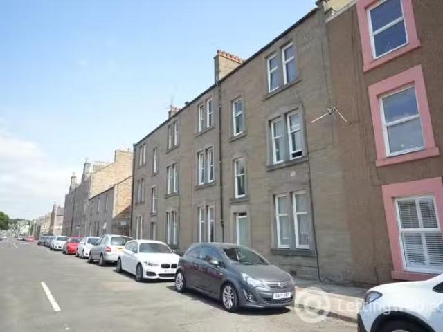 Cheap 2 BR Property to rent in Church Street, Broughty Ferry.