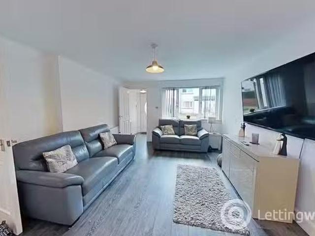 Cheap 2 BR Property to rent in Cleikiminrig, Edinburgh, Midlot.