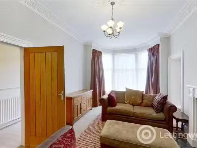 Charming 2 BR Property to rent in Dalziel Place, Edinburgh, EH7