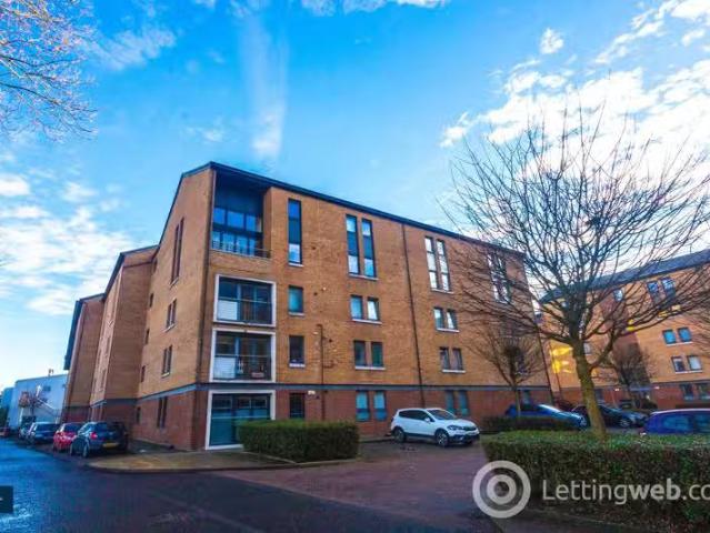 Deal! 2 BR Property to rent in Flat 1/2 36 Minerva Way Glasgow.