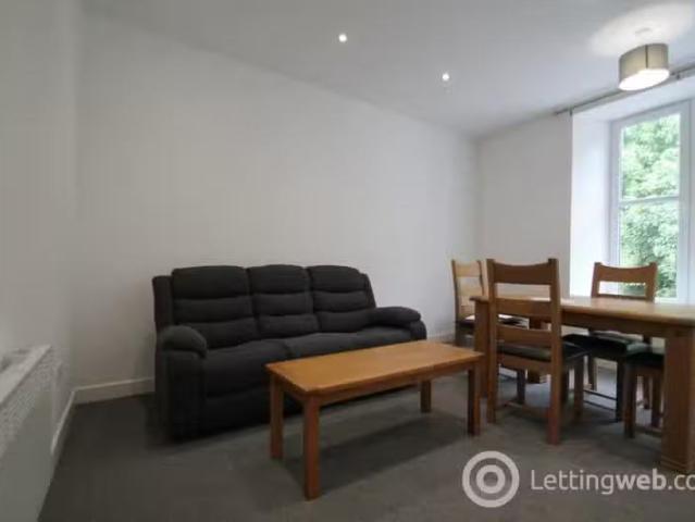 Cheap 2 BR Property to rent in Flat Garland Place, Dundee
