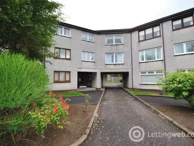 Deal! 2 BR Property to rent in Fochabers Drive, Cardonald, Gla.