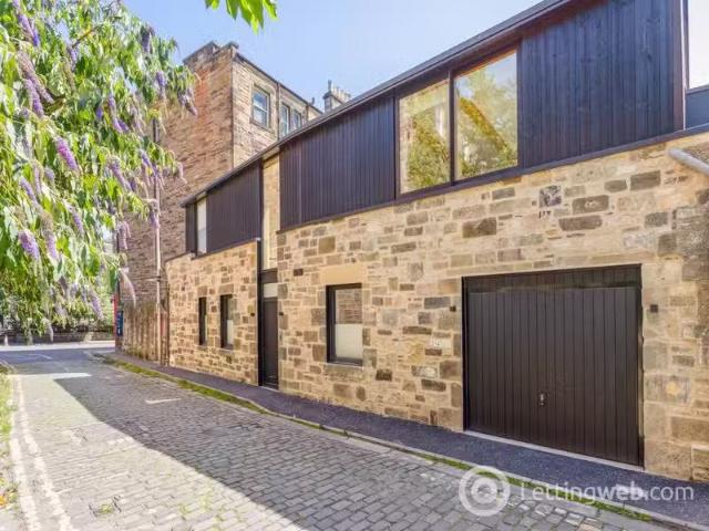 Nice 2 BR Property to rent in Inverleith Terrace Lane, Inverle.