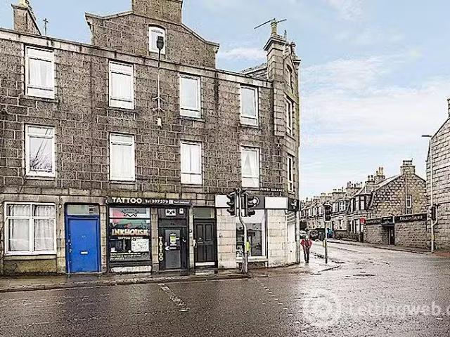 Unique 2 BR Property to rent in Powis Terrace, City Centre, Ab.