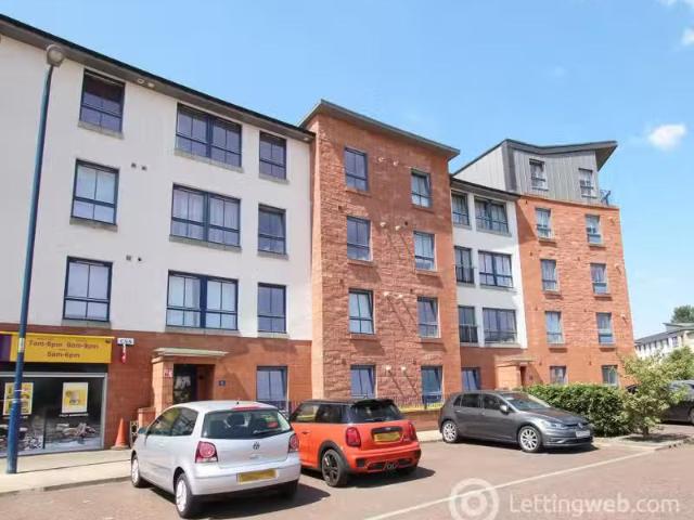 Deal! 2 BR Property to rent in Richmond Park Terrace, Oatlands.
