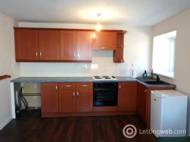 Unique 2 BR Property to rent in The Roods