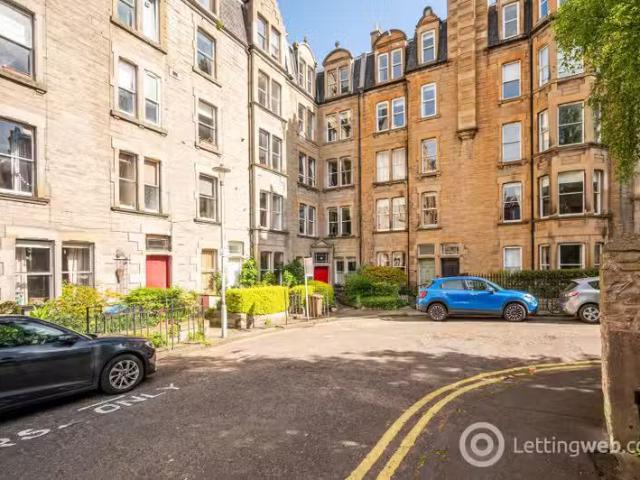 Cheap 2 BR Property to rent in Viewforth Square, Bruntsfield.