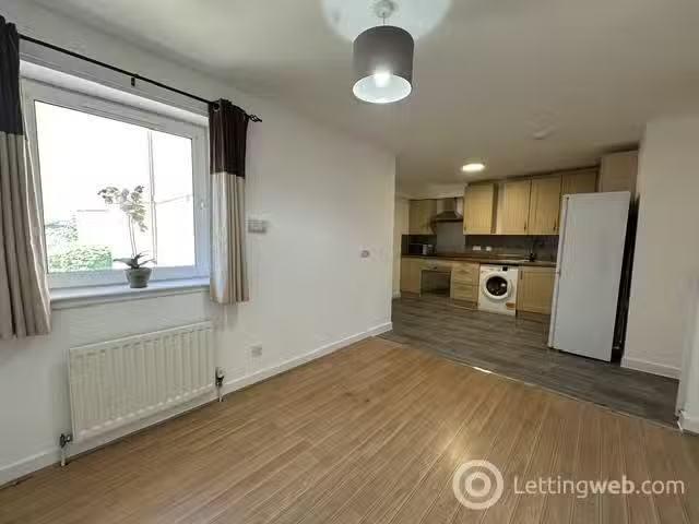 Charming 2 BR Property to rent in 15D Fraser Place