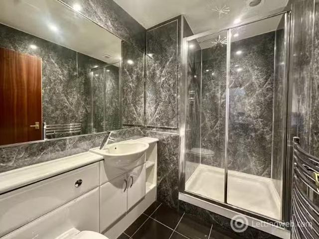 Rental! 2 BR Property to rent in 12 Broomhill Road, Aberdeen.