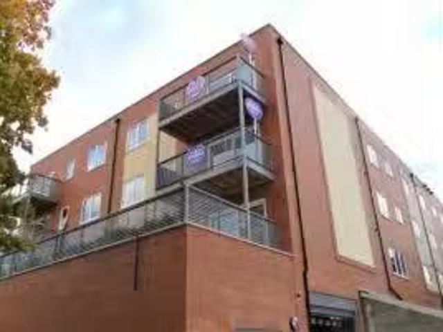 Unique 2 BR Property & Houses to Rent: Camp Road, Farnborough.