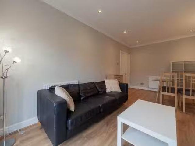 Rental! 2 BR Royal Mint Street