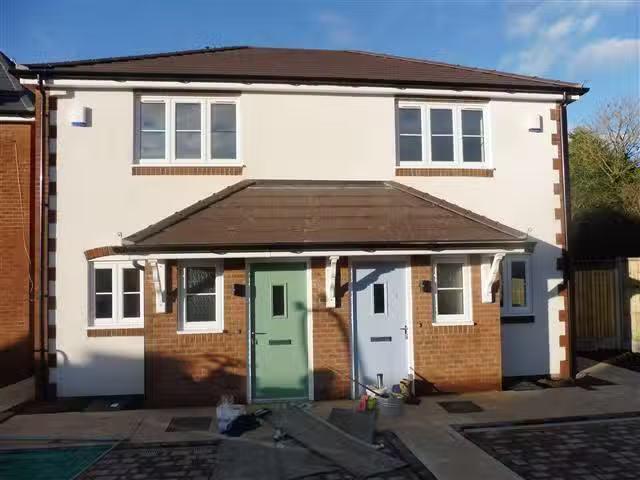 Deal! 2 BR St Kenelms Road, Romsley, Halesowen