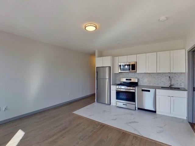 NEW 2 RENO ROOMS 4BR /2BA W&D AUG/SEPT