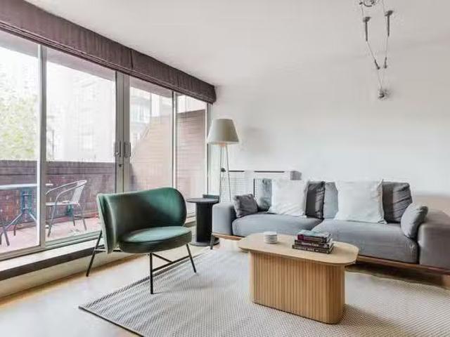 Charming 2 Rooms Queensway, Bayswater 2 Bedroom 2 Bath