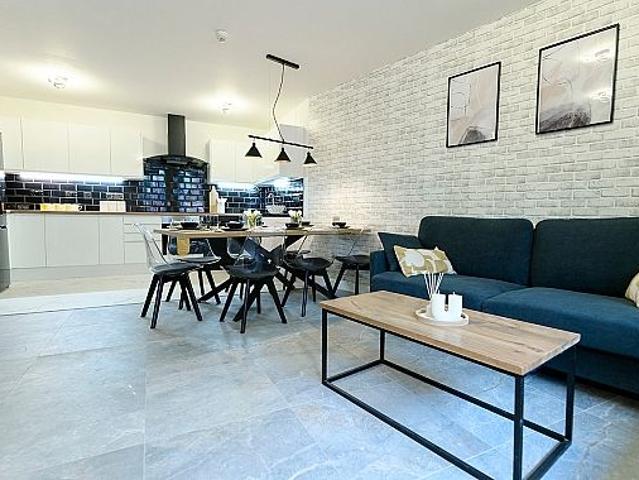 New 7 Bedroom En Suite Apartment Just Minutes from the City Centre and Transport Links