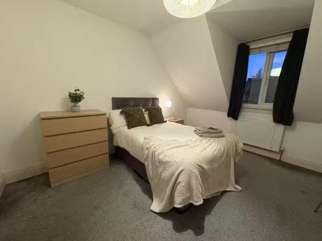 Just in! 7 bedroom flat for rent in High Street, Birmingham, B17