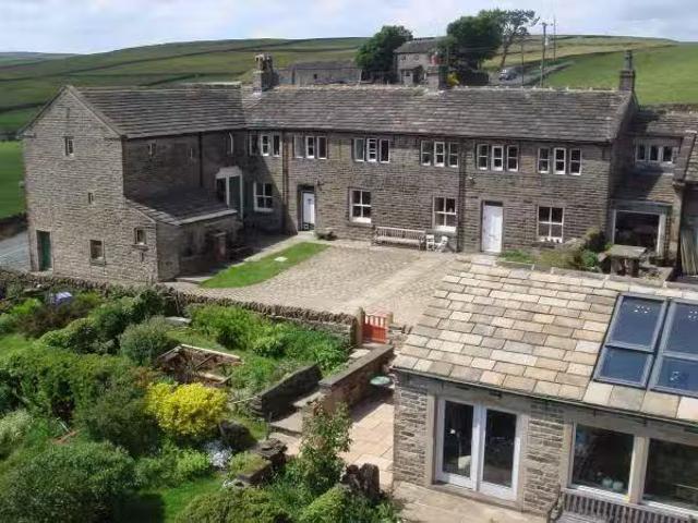 Charming 4 BA 4 bedroom house for rent in Greengates Road, Low.