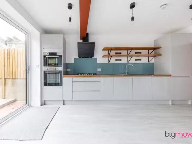 New 4 BA 6 bedroom terraced house for rent in Wilton Way, Lond.