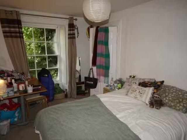 Deal! 4 bedroom flat for rent in 7 Richmond Hill Avenue, Brist.
