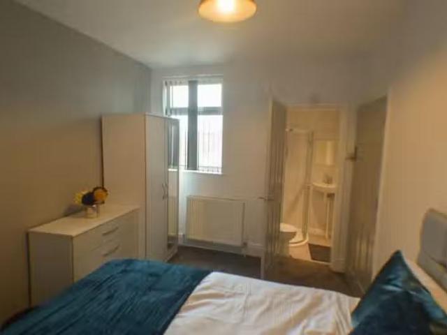 Rental! 4 bedroom house of multiple occupation for rent in Alf.