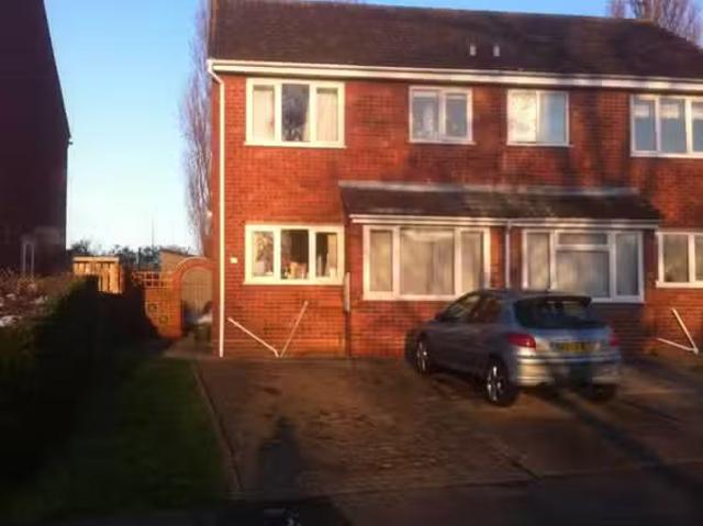 Nice 4 bedroom house for rent in Forest Road, Colchester, Esin.