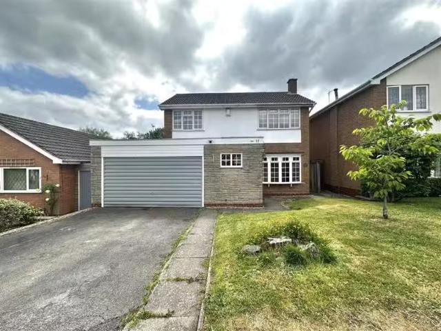Charming 4 bedroom house for rent in Holbeche Road, Knowle, So.