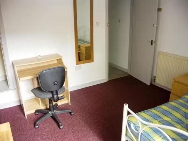 For Rent! 4 bedroom house for rent in Lottie Road, Birmingham.