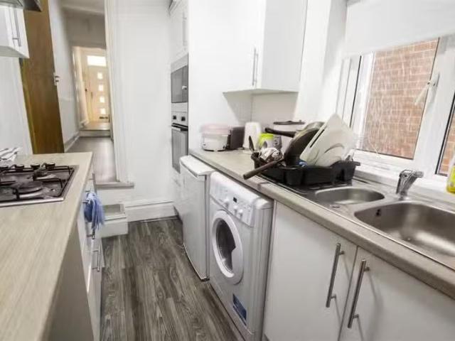Just in! 4 bedroom house for rent in Rookery Road, Selly Oak.
