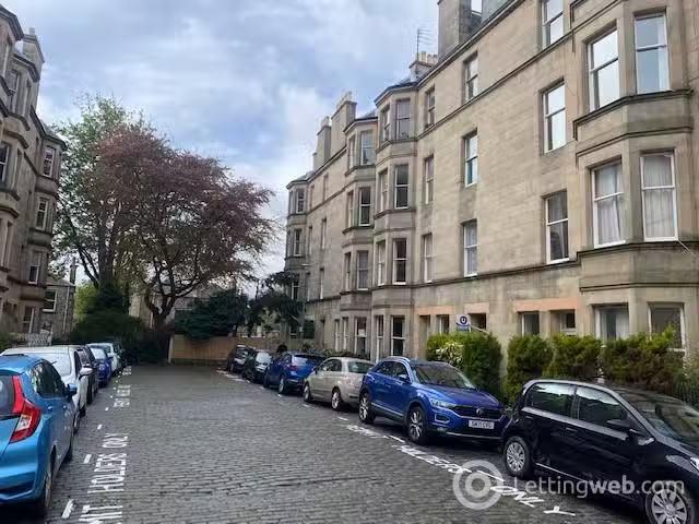 Just in! 4 BR Property to rent in Bruntsfield Gardens, Bruntsf.