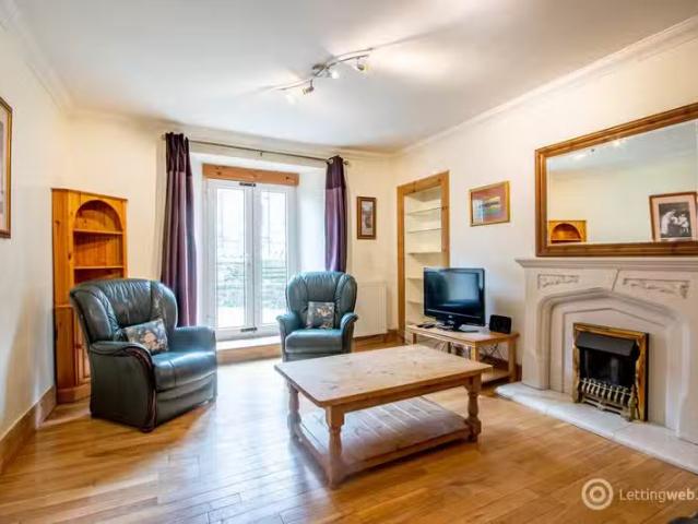 Unique 4 BR Property to rent in East Claremont Street, Edinbur.
