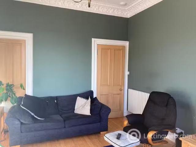 Cozy 4 BR Property to rent in Lily Terrace, Edinburgh, EH11