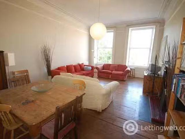 Unique 4 BR Property to rent in St Vincent St