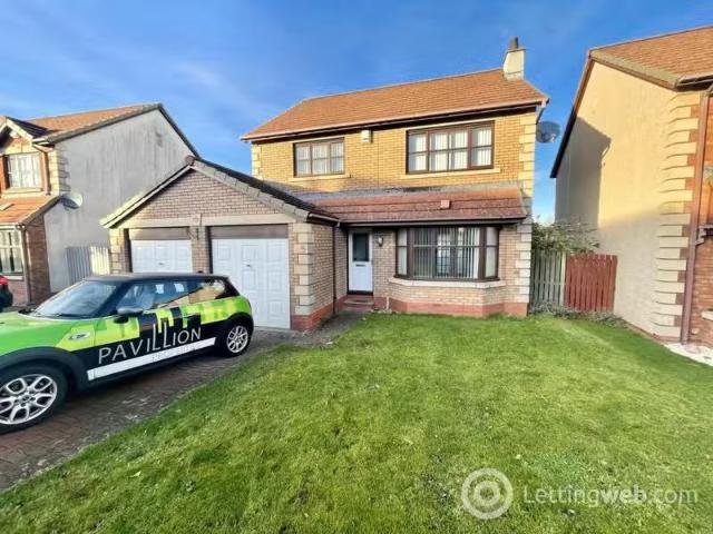 Cheap 4 BR Property to rent in Wemyss Gardens, Broughty Ferry.