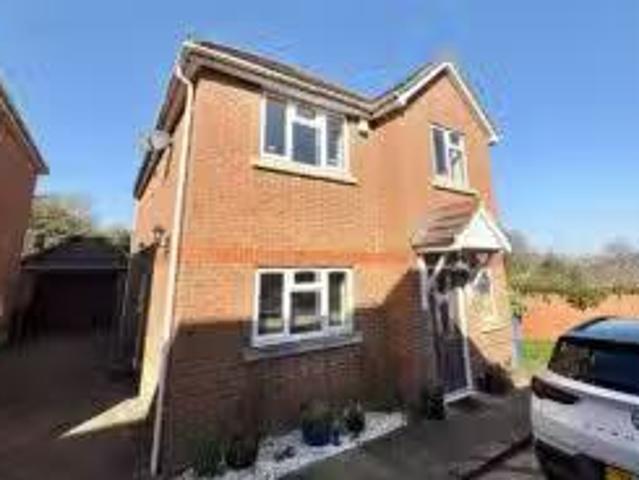 New 4 BR Property & Houses to Rent: Samson Close, Aldershot, H.
