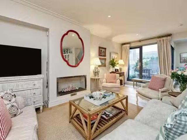 Rental! 4 BR Queen's Gate Mews