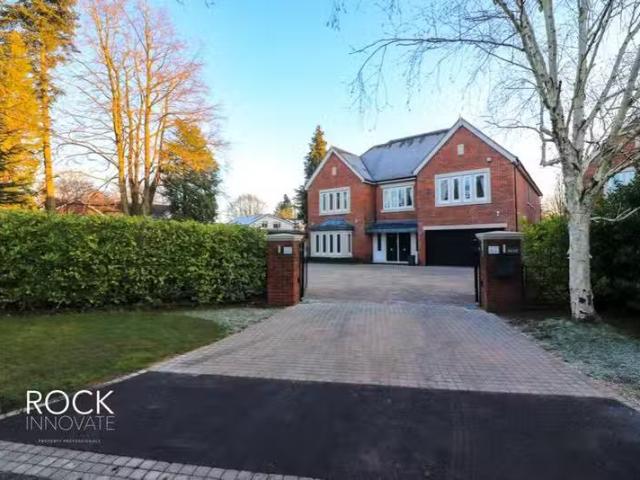 Just in! 5 BA 5 bedroom detached house for rent in Avenue Road.