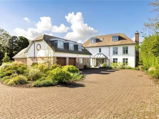 Nice 5 BA 7 bedroom detached house for rent in Coppice Avenue.