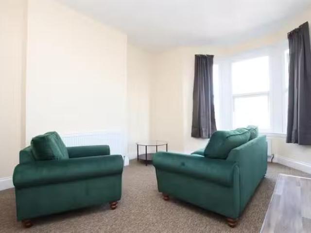 Cozy 5 bedroom house for rent in Lower Oldfield Park, Bath, BA2