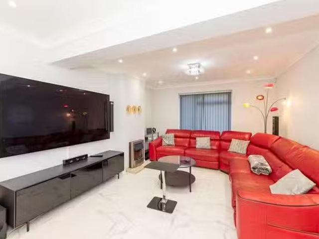 Cheap 5 BR Southcote Farm Lane